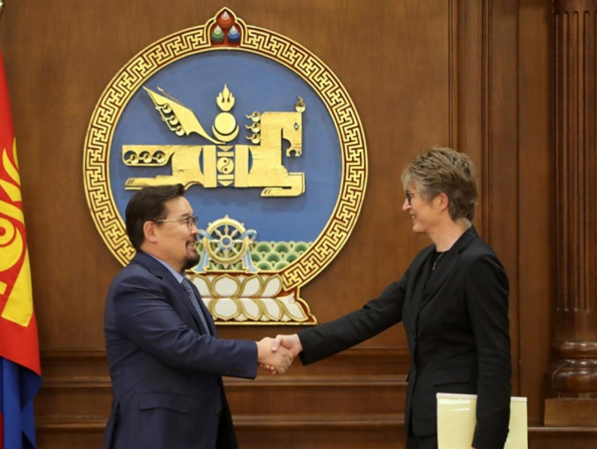 Дэлхийн Банкны БНХАУ БНСУ болон Монгол Улсыг хариуцсан захирлыг хүлээн авч уулзав