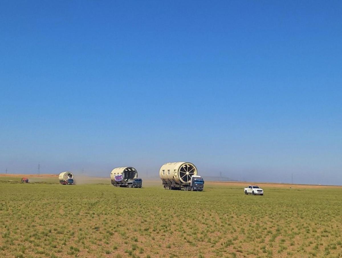 Тавантолгойн нүүрс ачих логистикийн төвийн зарим тоног төхөөрөмжийг төслийн талбайд авчирлаа